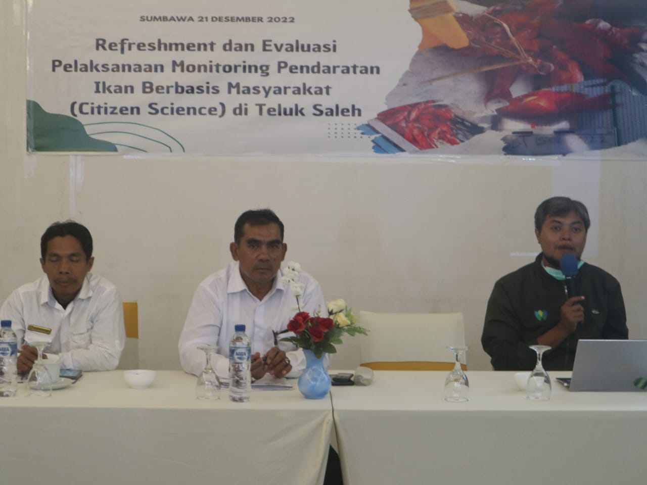 Refreshment dan Evaluasi Pelaksanaan Monitoring Pendaratan Ikan Berbasis Masyarakat di Teluk ...